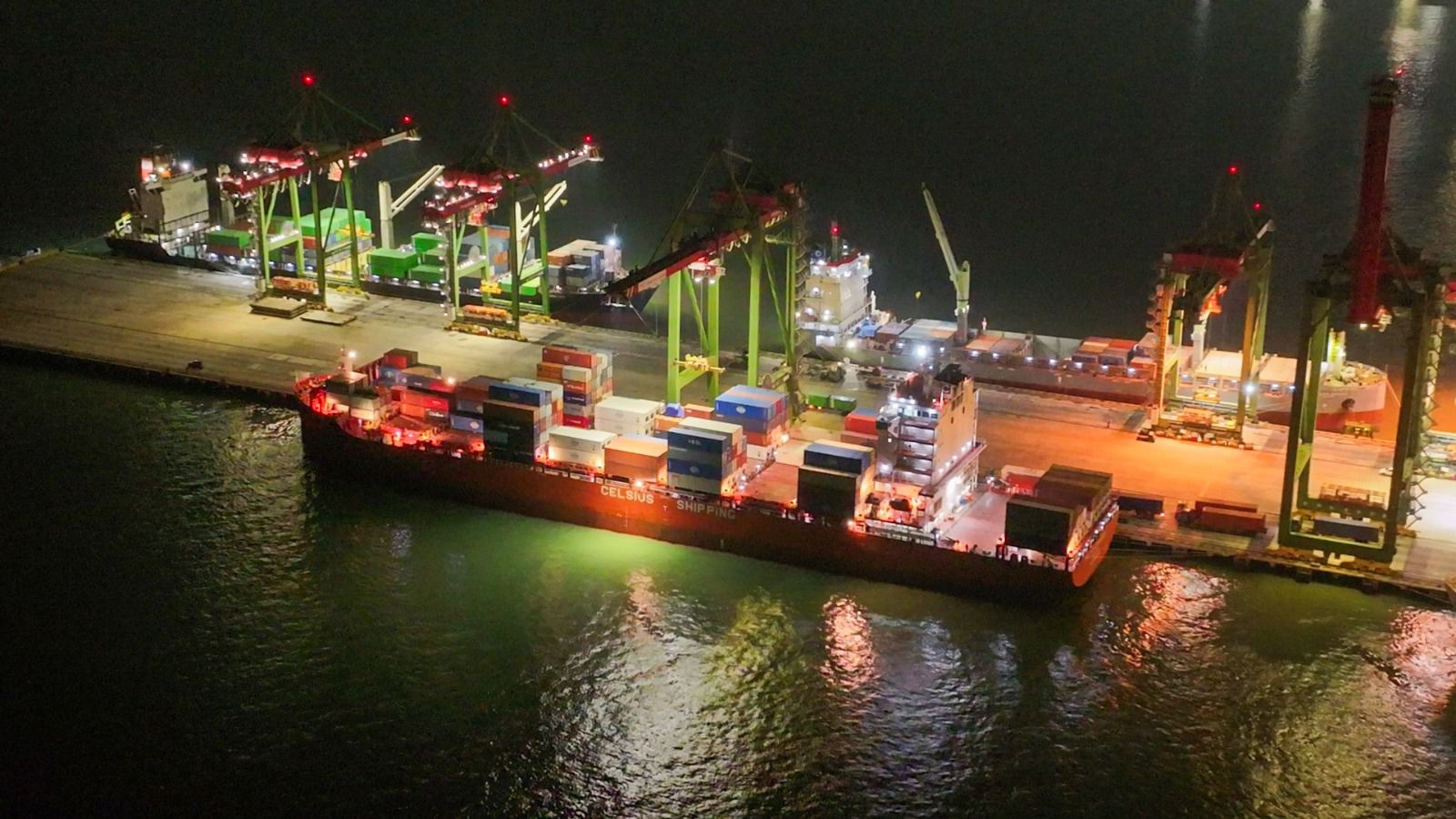 Perkuat Konektivitas Maritim, Terminal Teluk Lamong Bukukan Arus ...