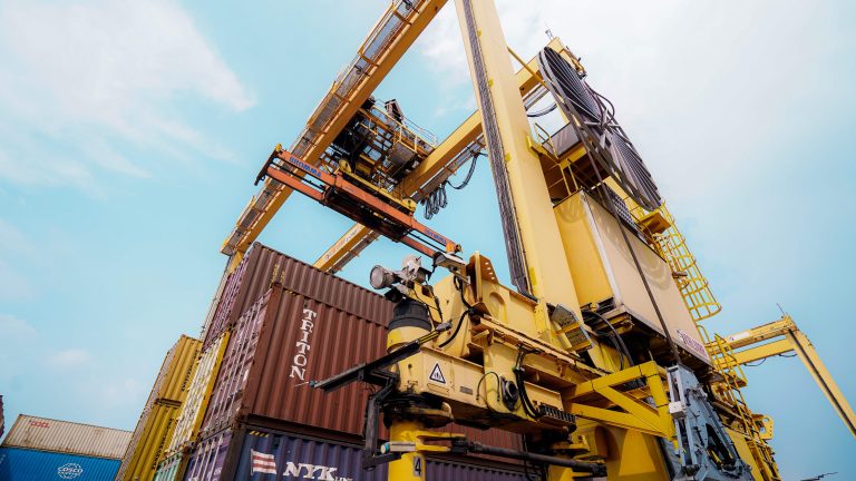 TPS Dukung Transformasi Hijau Pelabuhan Nasional lewat Elektrifikasi ...